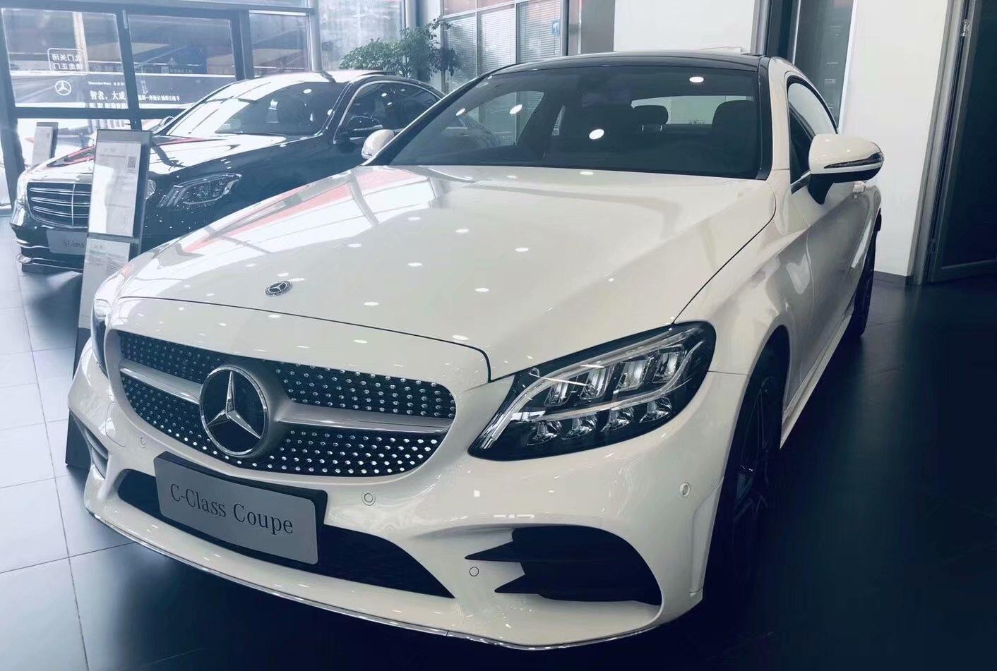 2019款奔驰C260轿跑实拍：它是一台价格亲民的奔驰轿跑车-新浪汽车