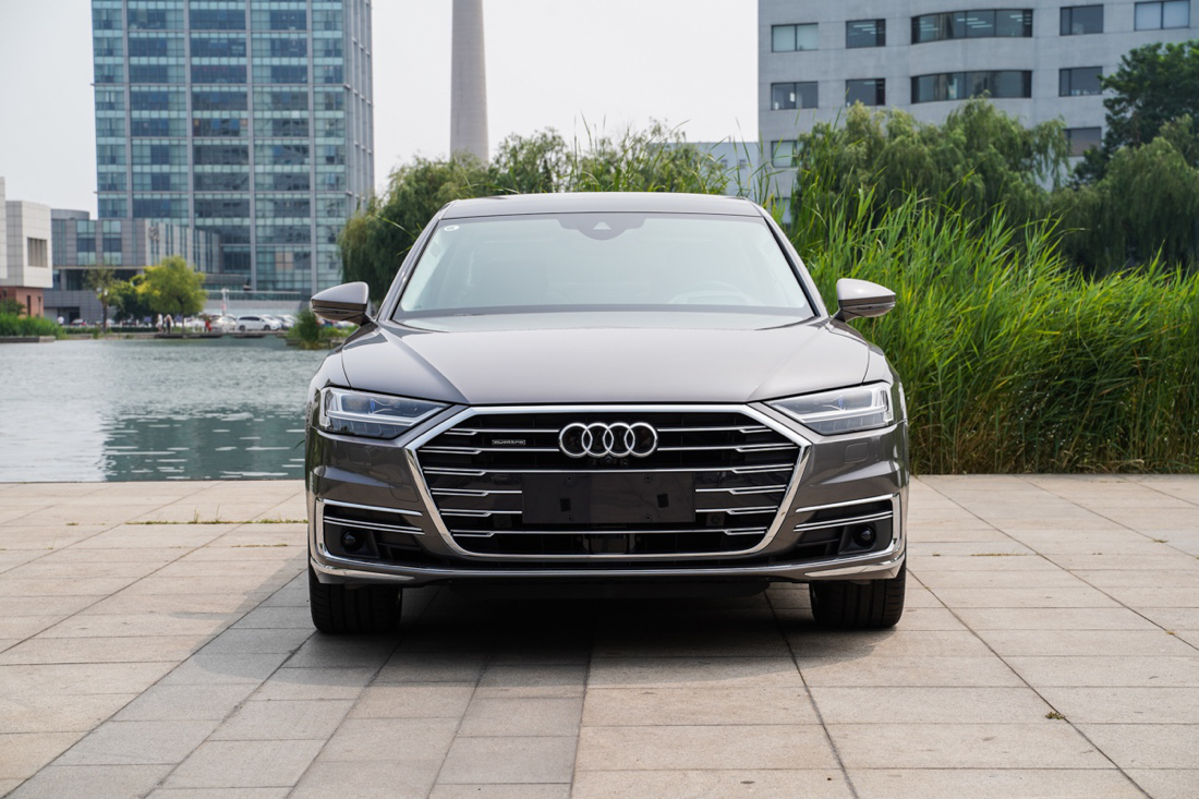 平行进口车实拍|集科技与豪华于一身，全新奥迪A8L旗舰行政用车