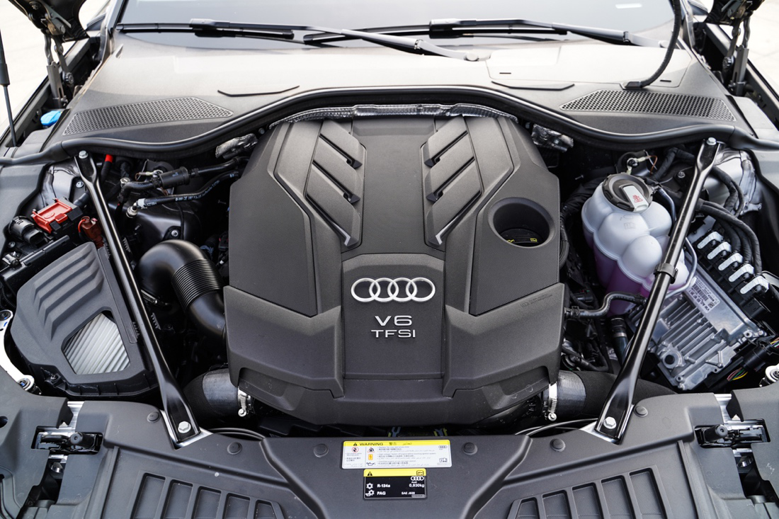 平行进口车实拍|集科技与豪华于一身，全新奥迪A8L旗舰行政用车