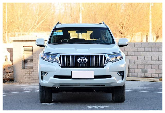 丰田这台SUV真霸道，3.5L+6AT、配四驱，开十年都不用换车