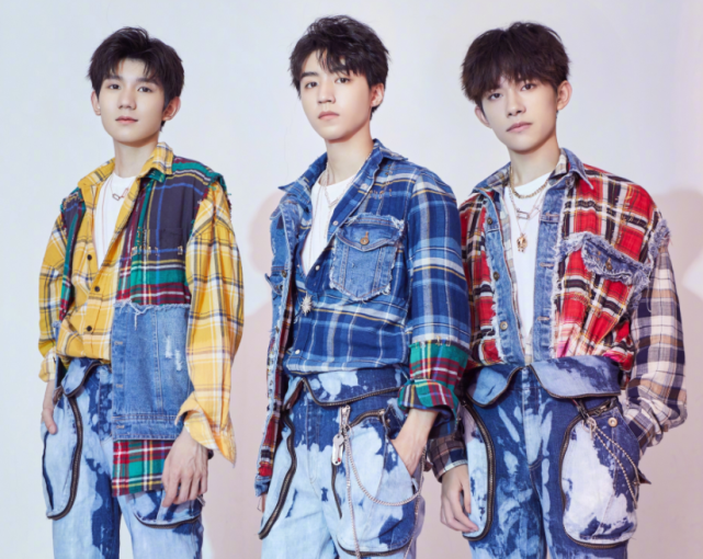 TFBOYS演唱会无修图曝光，王源颜值遭质疑，网友：别闹了！|TFBOYS|王源|演唱会_新浪新闻