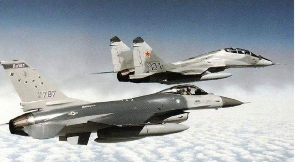 不考虑超视距和作战体系，米格29和F16“狗斗”时谁优秀？