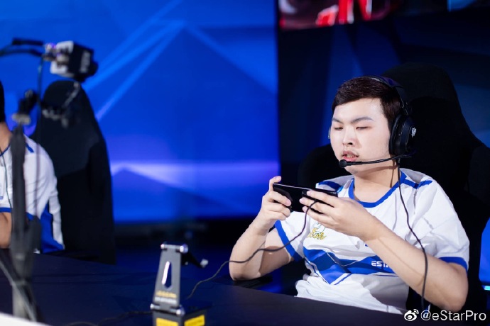 KPL四号位经济选手Alan王添龙是不是独一档？|经济|选手|蓝领_新浪新闻