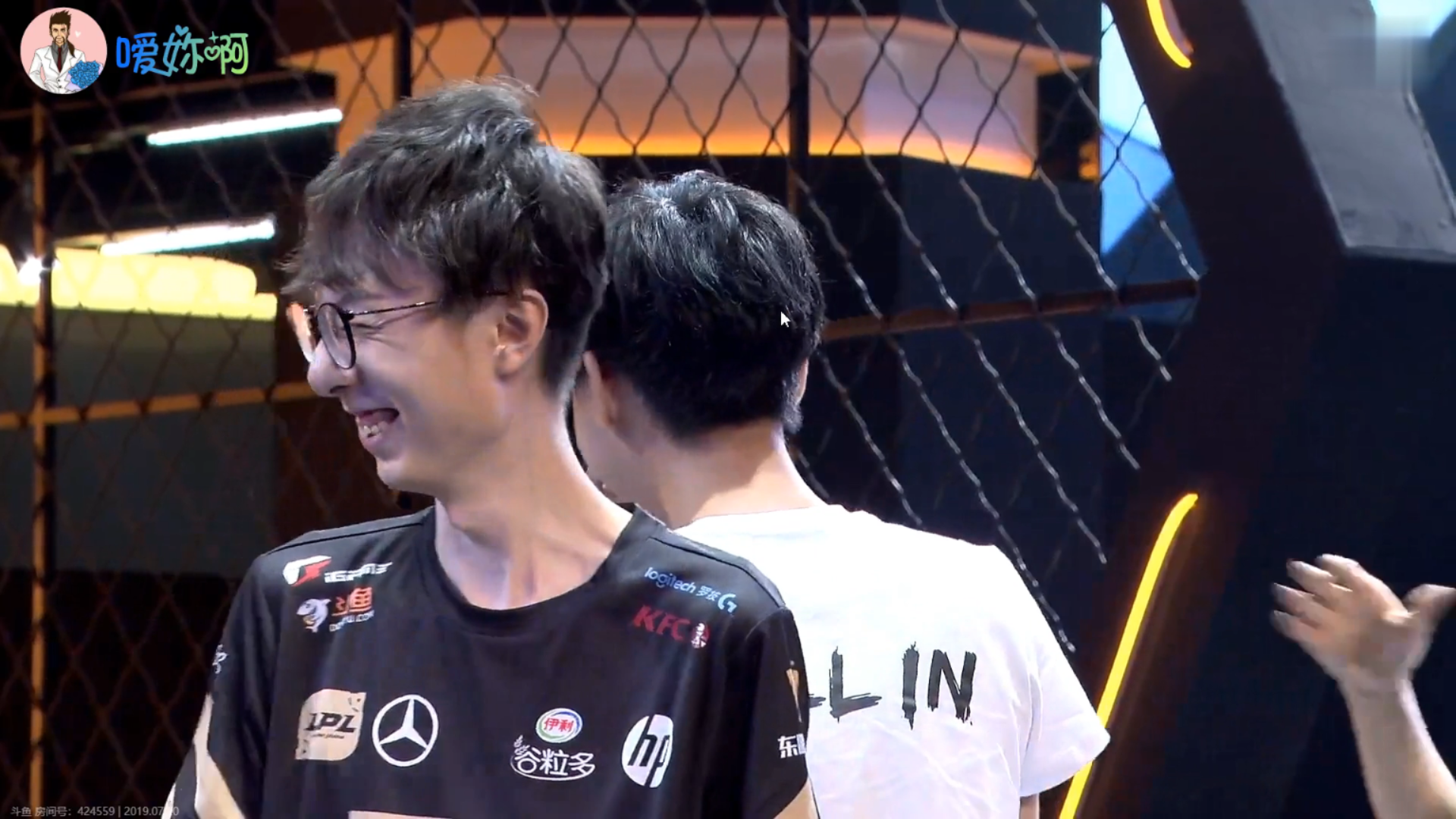 Mlxg退役仪式XDD小叮当惊喜登场！只不过他一直都在笑场！