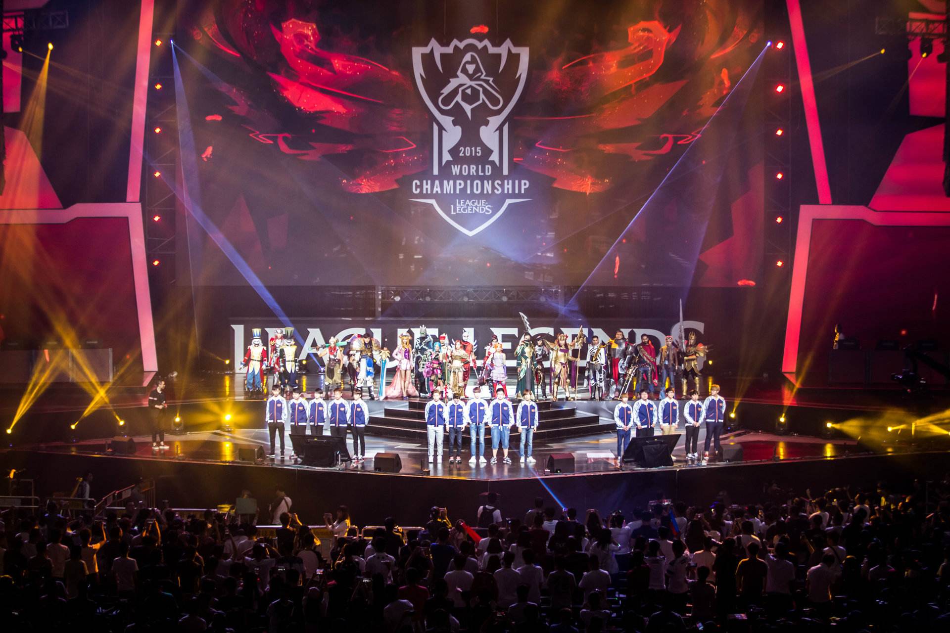 盘点S4到现在LPL赛区的出征服，S6中国红最受欢迎！