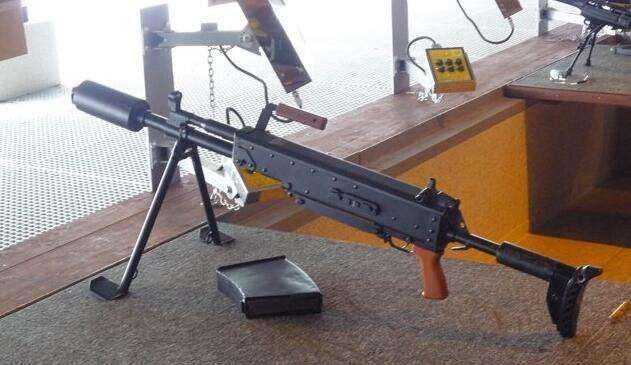 「铁与焰」防弹衣有用？俄罗斯50自动步枪，恐怖的消音反器材