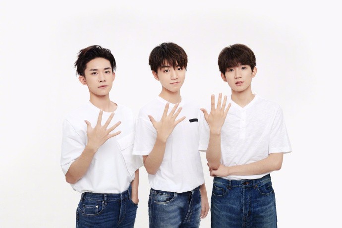 昨晚不仅听到了TFBOY的歌声 还享受了一场时尚盛宴|易烊千玺|王源|时尚_新浪新闻