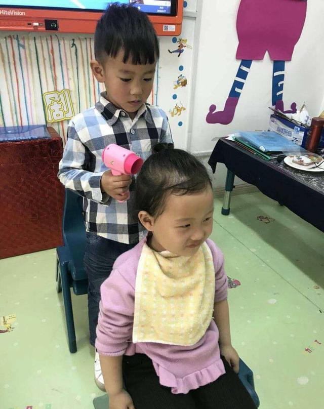 劳动最光荣 我们爱劳动——记尚德幼儿园庆“五一”主题活动