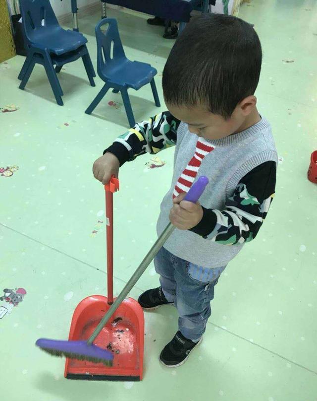 劳动最光荣 我们爱劳动——记尚德幼儿园庆“五一”主题活动