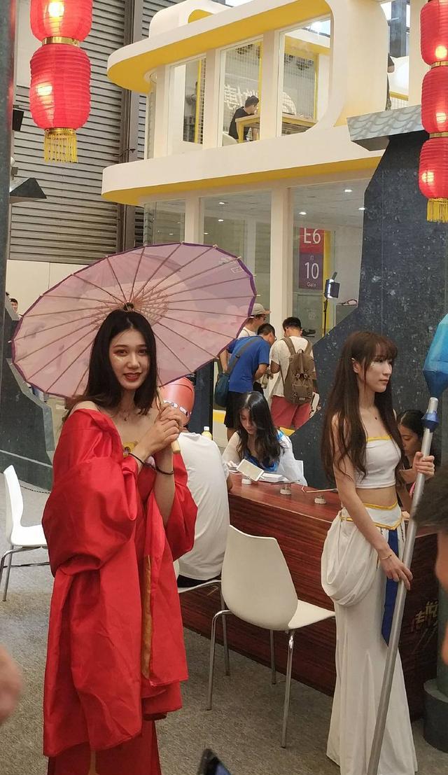 [百家探秘]2018ChinaJoy传说之夜觉醒的红衣美少女|红衣|美少女|觉醒_新浪新闻