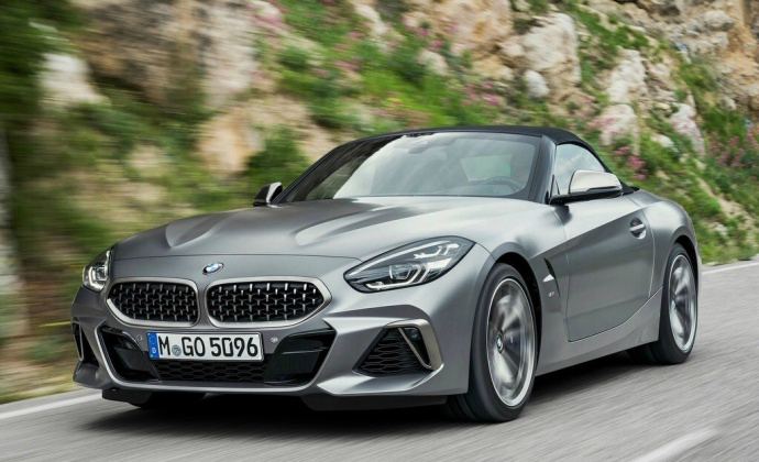 全新一代宝马Z4发布，搭载3，0T发动机，零百加速4，5秒-新浪汽车