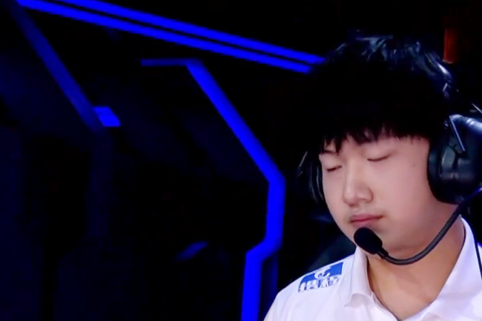 王者荣耀：QG 3:0 JC，Hurt使用刺客打野，Fly终于睁了一次眼|比赛|韩信|露露_新浪新闻