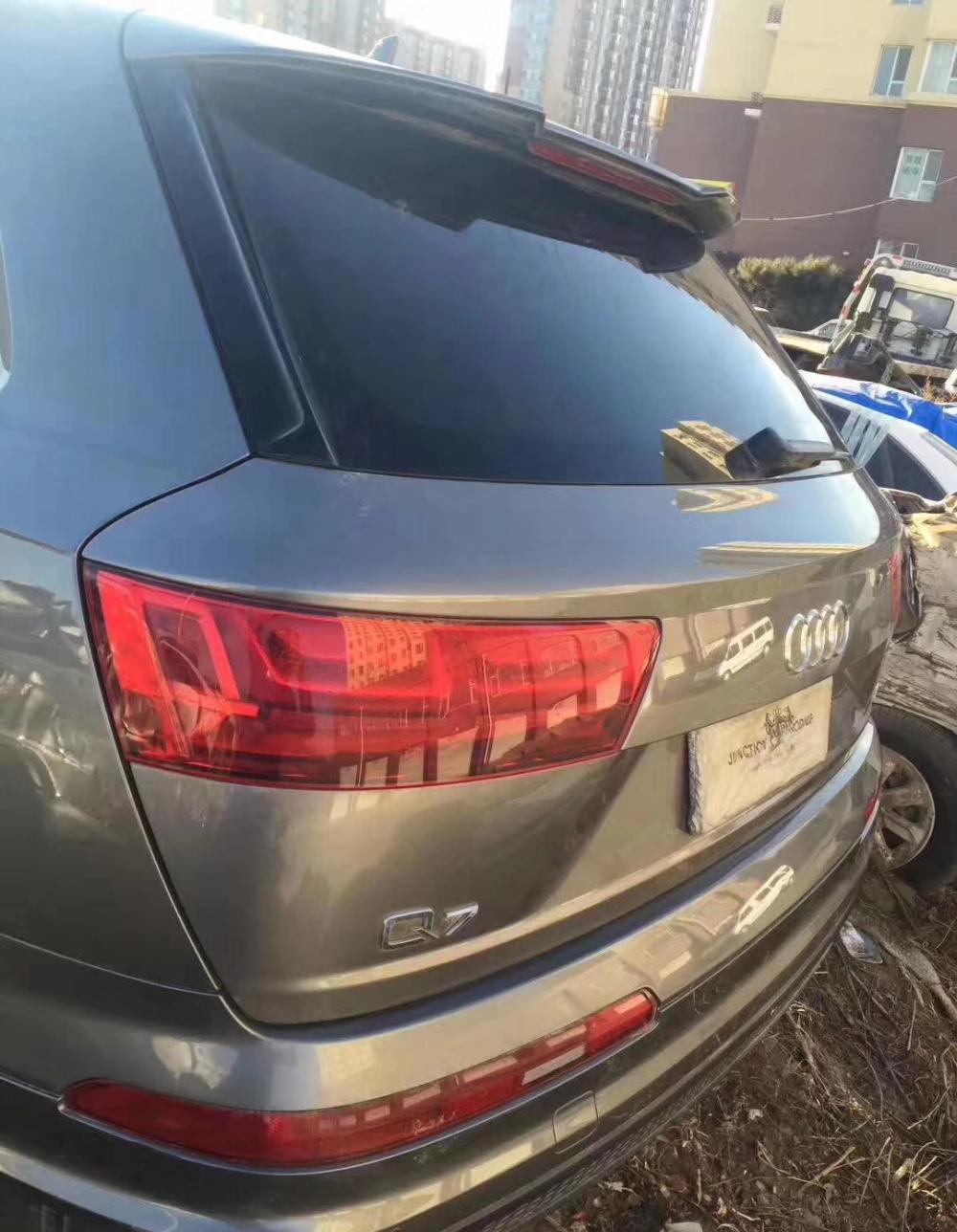 朋友花9万买了一辆水淹奥迪Q7, 放到租车行两个月回本