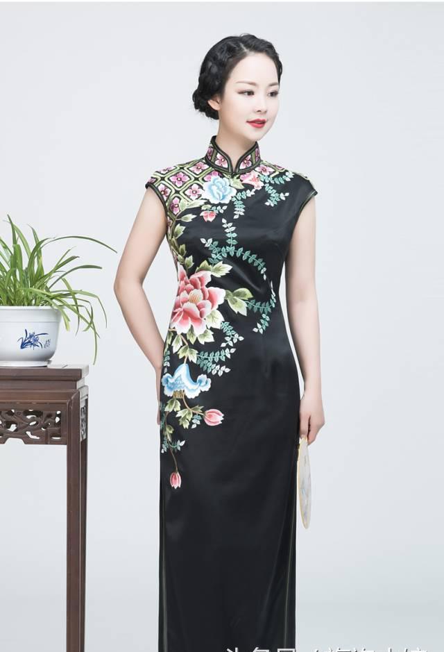 不同场合,如何穿旗袍更得体?