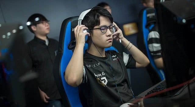 韩媒连续放出重磅LCK转会消息：KZ、KT、SKT都将重建！