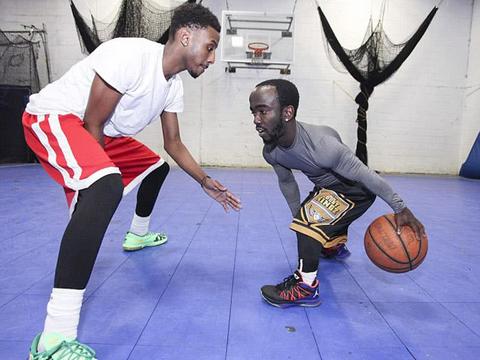 NBA4位球星的身高谜题，“突然”长高，字母哥3年长30厘米|身高|球星|浓眉哥_新浪新闻