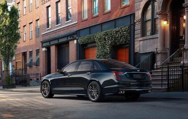 凯迪拉克CT6最强性能，V8双涡轮配10AT，动力超越宝马M5