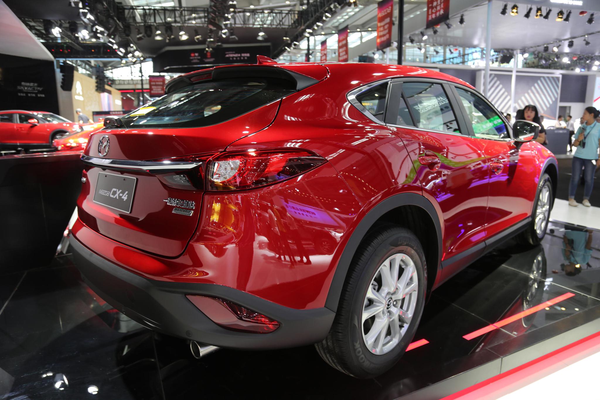 未来派轿跑SUV，2018款马自达CX-4，车展实拍！