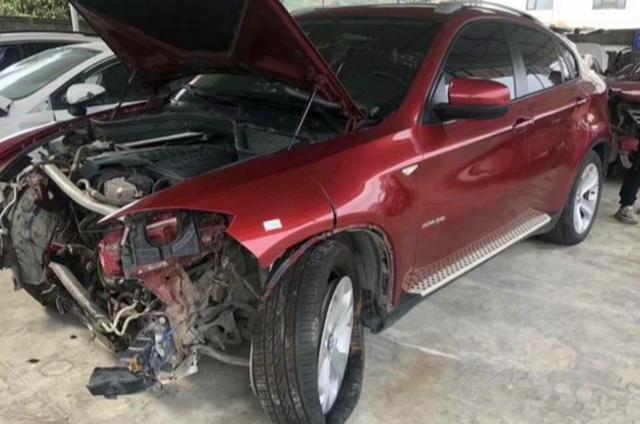 小伙去4S店修宝马X6事故车,4S店却说：别修了，我给你一辆宝马X1-新浪汽车