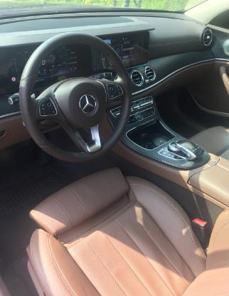 48万元买辆全新立标奔驰E200L，车主：阳春三月提新车不亦乐乎