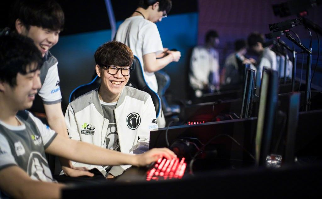 theshy回归新版剑魔一打四, ig战队强势拿下M17