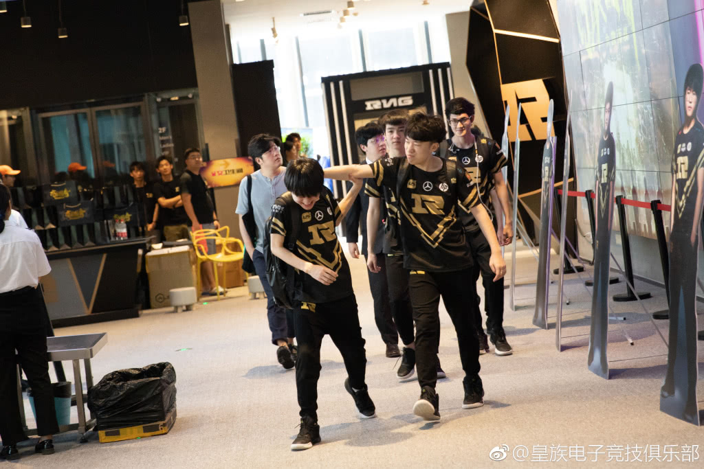 LPL上周最佳RNG两员大将上榜，WE微笑执教首胜得看大舅子！