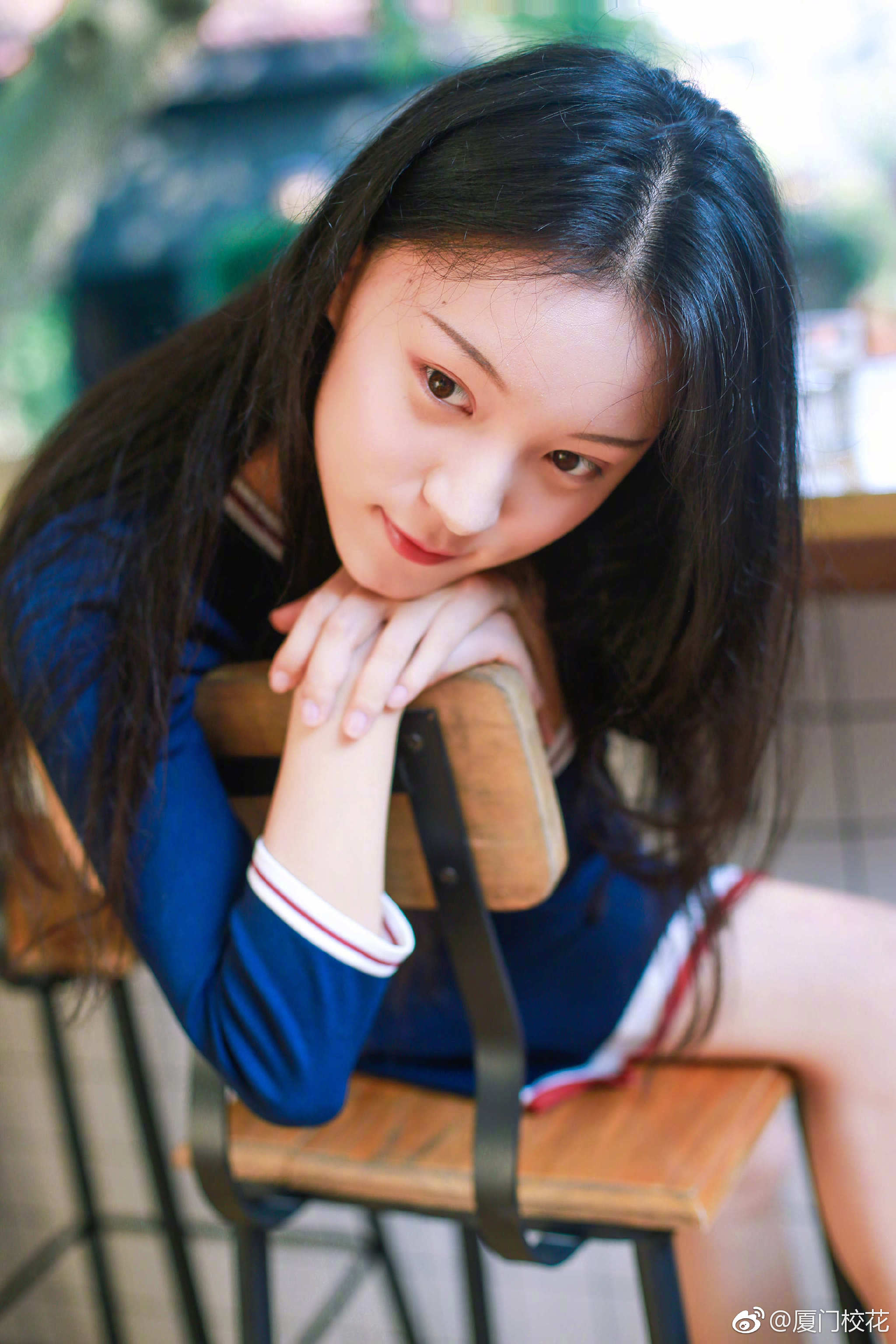 97年，就读于中国海洋大学法语专业，身高168cm，爱好舞蹈、篮球|中国海洋大学|法语|就读_新浪新闻