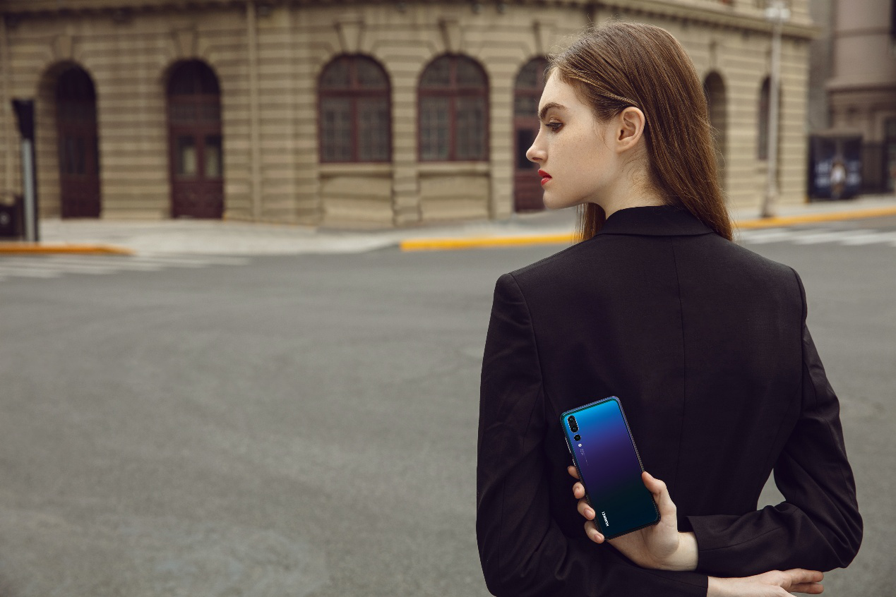 华为P20系列新色，拿上它你就是时尚女王