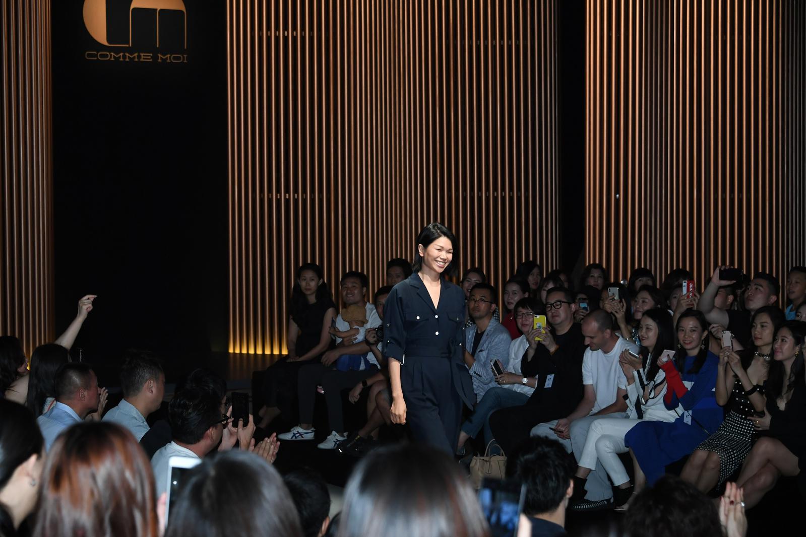 众星助阵吕燕Comme Moi 2018秋冬大秀|吕燕|众星|李东田_新浪新闻