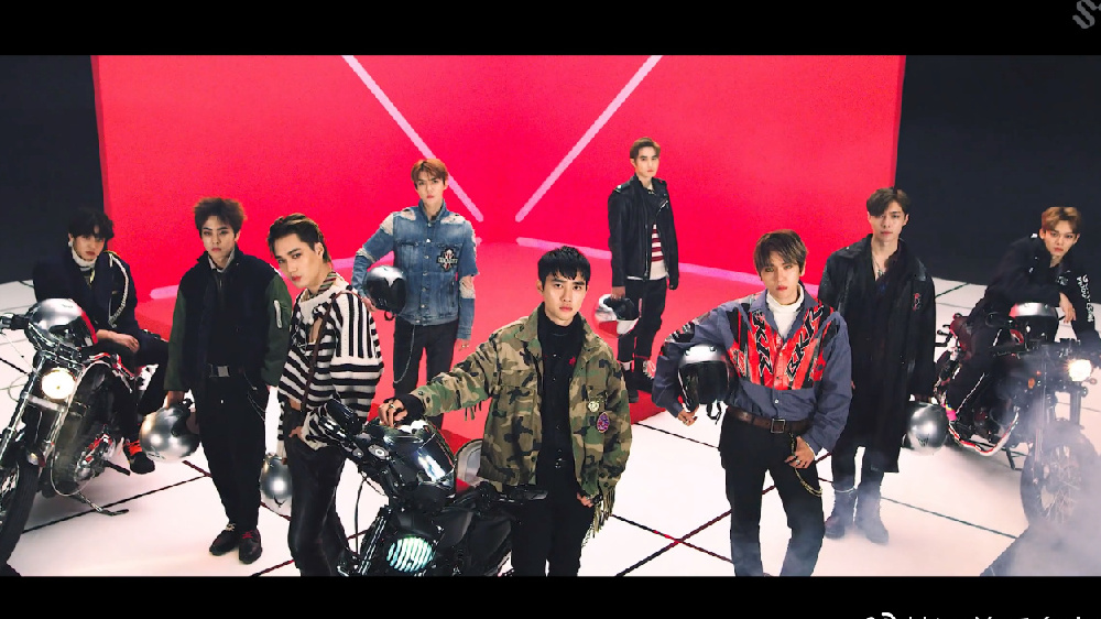 EXO《相触瞬间(Ooh La La La)》韩语歌词罗马字音译|罗马字|韩语|音译_新浪新闻
