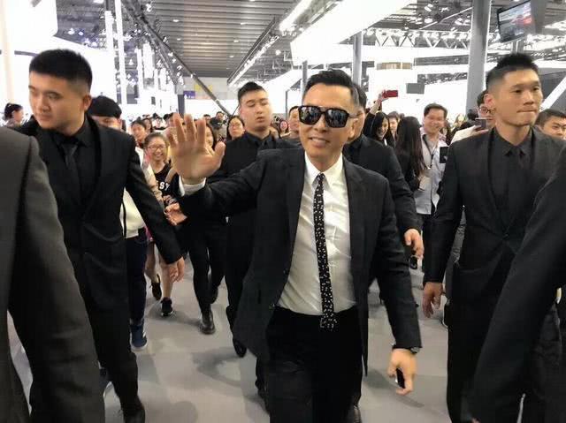 这才是男人的座驾！3.0T配8AT，5.6S破百，还看啥X6