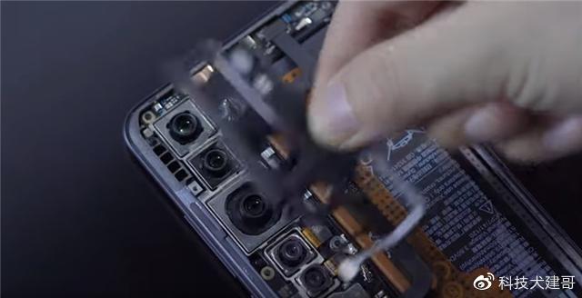 小米CC9 Pro拆机 华为Mate 30 Pro 5G内部探秘