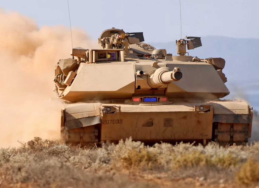 陆军武器榜缘何被M1A2霸占？只因这几大优势，20年从未被超越