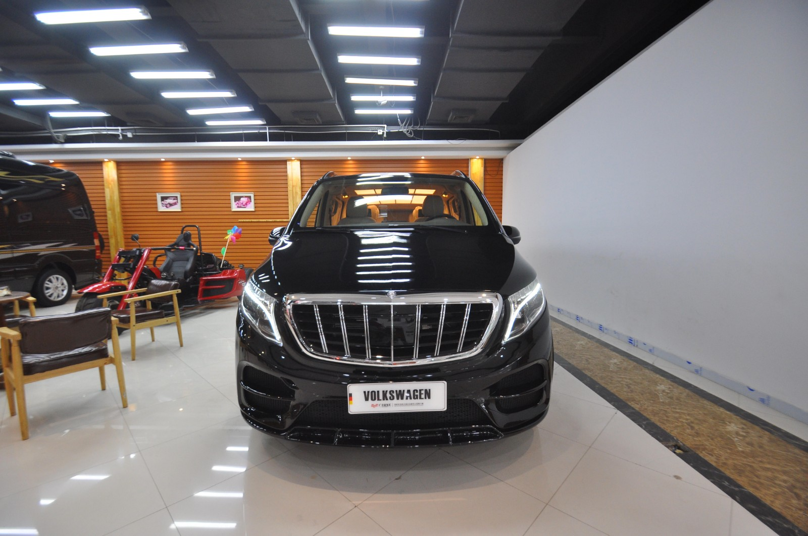 19款奔驰VS680，豪华七座商务车，带您深度体验MPV的奢华与尊贵