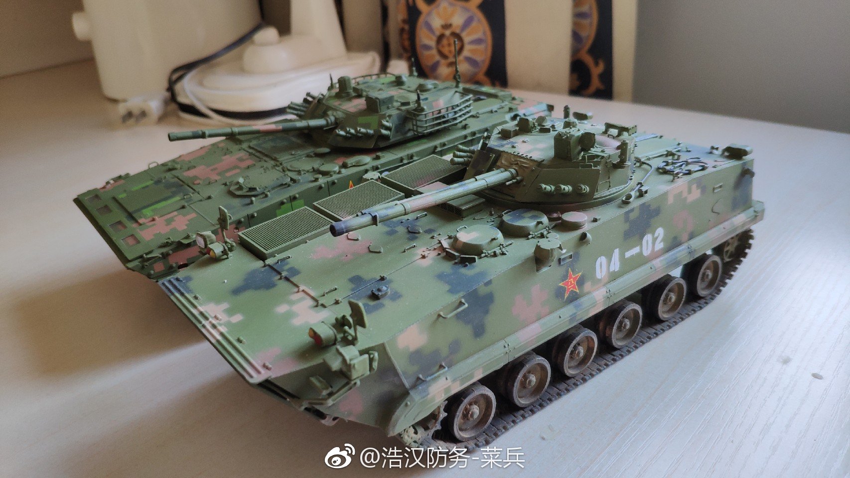 虽然都是叫ZBD-04，但是04和04A的差距真的不是一点|差距|散热网|驾驶舱_新浪新闻