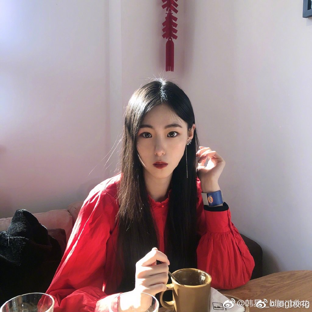 她叫韩星，就读于东华大学2019级服装表演专业，身高182cm，双子座|韩星|东华大学|双子座_新浪新闻