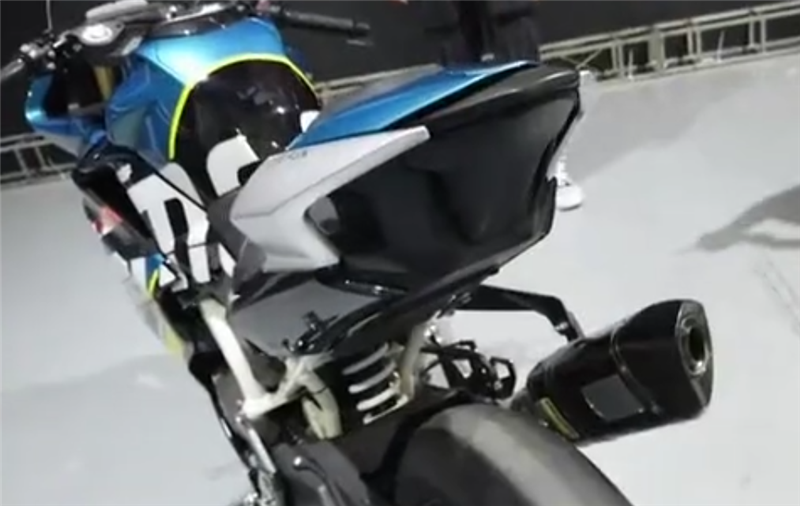 最“帅”的国产仿赛摩托车，排量249CC，马力26匹，自带天蝎排气