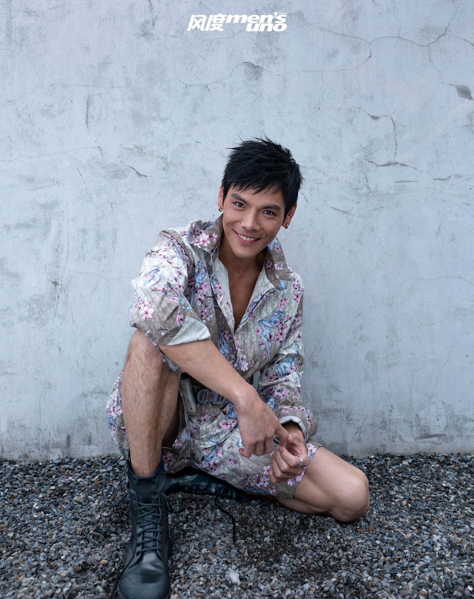 @向佐JackyHeung 登上《风度men's uno》4月号封面，在他身上|李奇|向佐|封面_新浪新闻