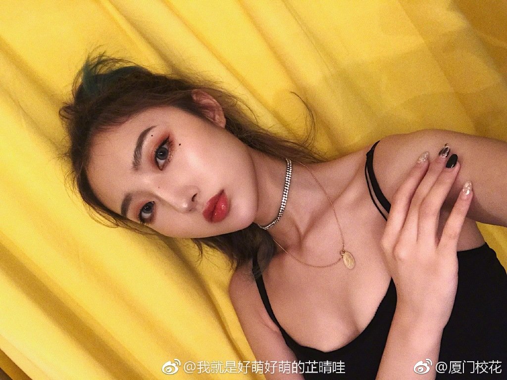 她叫曹芷晴，98年，美术生，身高177cm，大长腿MM，你觉得几分呢|美术生|身高|曹芷晴_新浪新闻