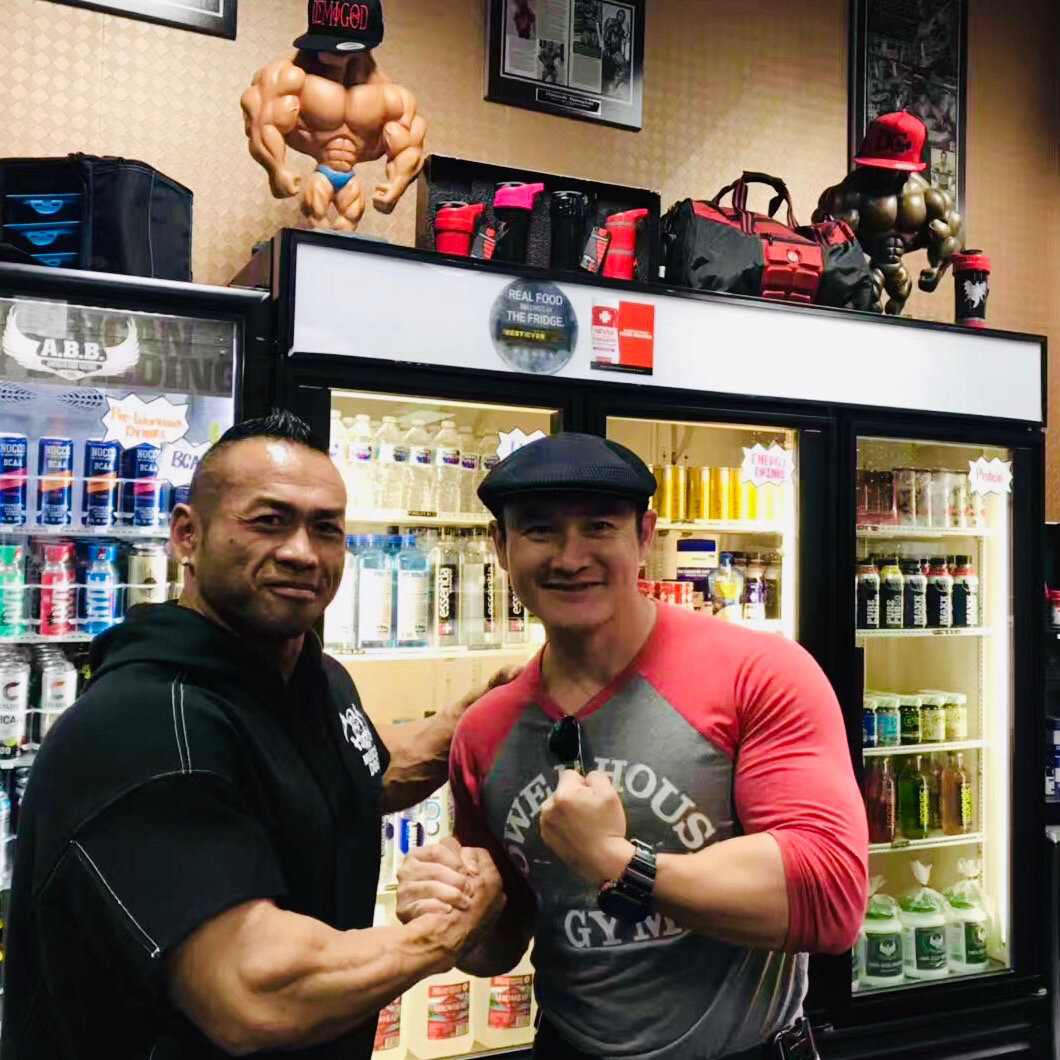 山岸秀匡和艾瑞斯的健身Pro Shop 好兄弟张奕|山岸秀匡|奥赛|张奕_新浪新闻