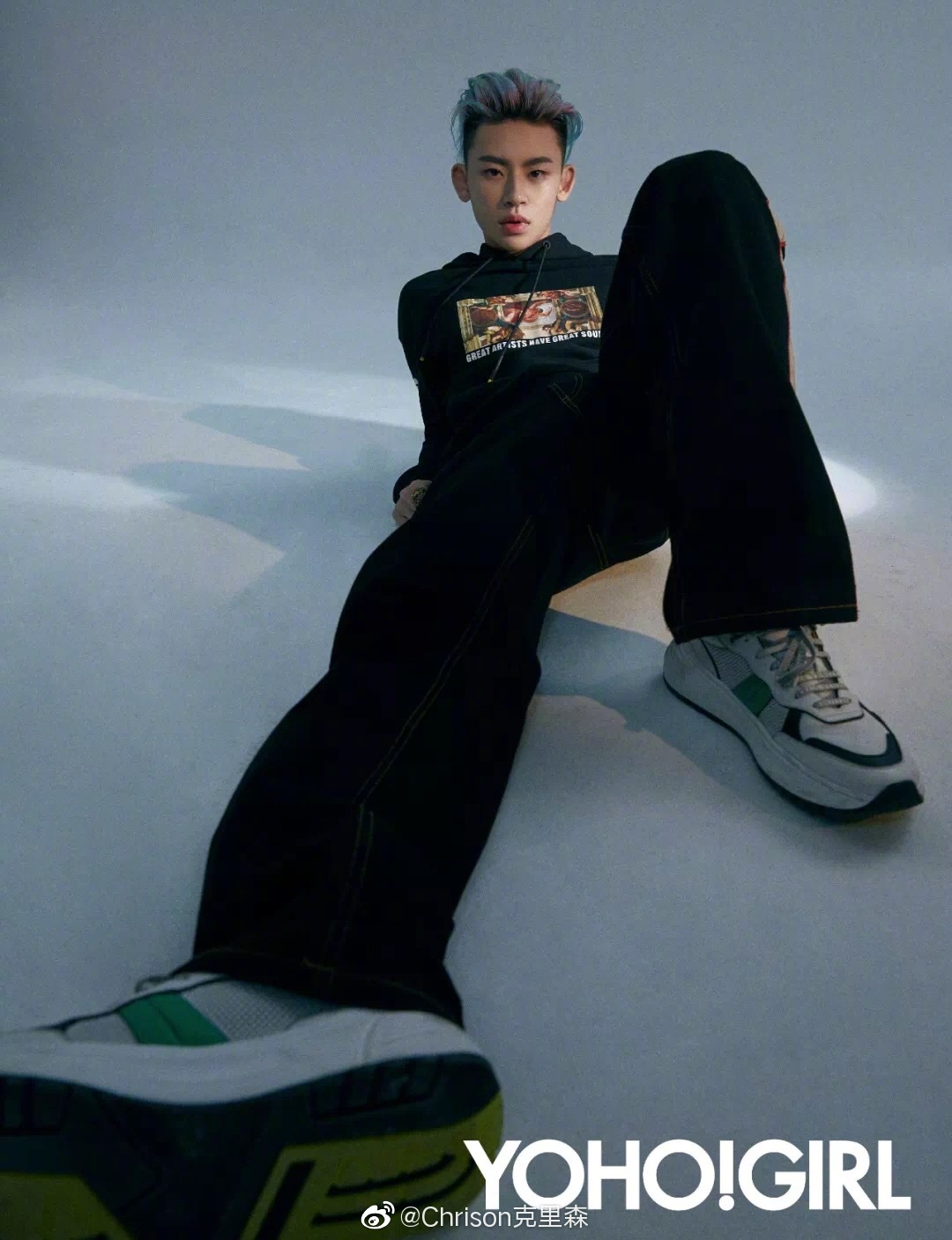 王琳凯 x YOHO!Girl ┊ 银蓝发色的小鬼，混搭街头的服饰|王琳凯|银蓝|小鬼_新浪新闻