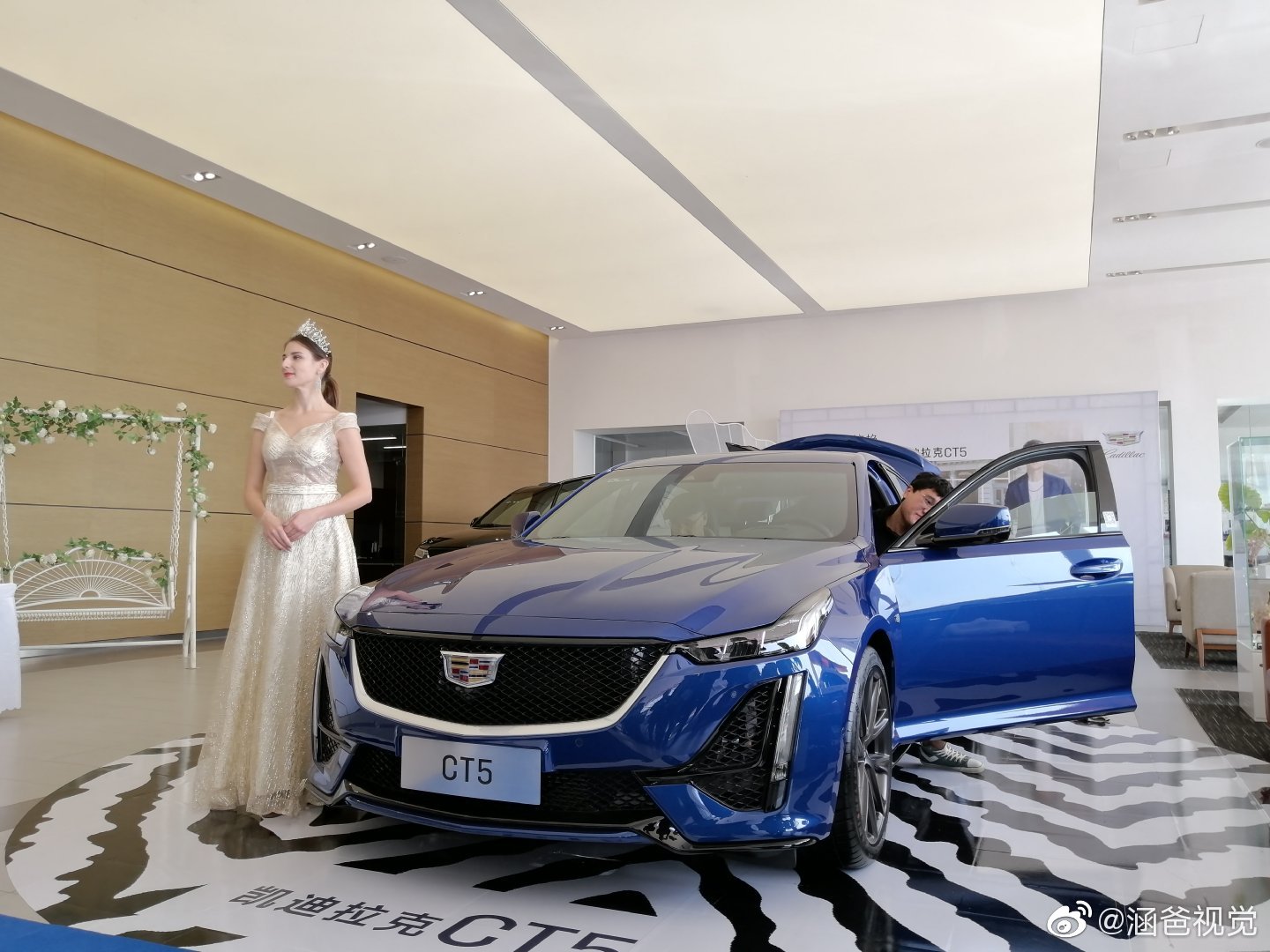 凯迪拉克CT5今天首次在临沂远通裕华凯迪拉克4s店公开亮相