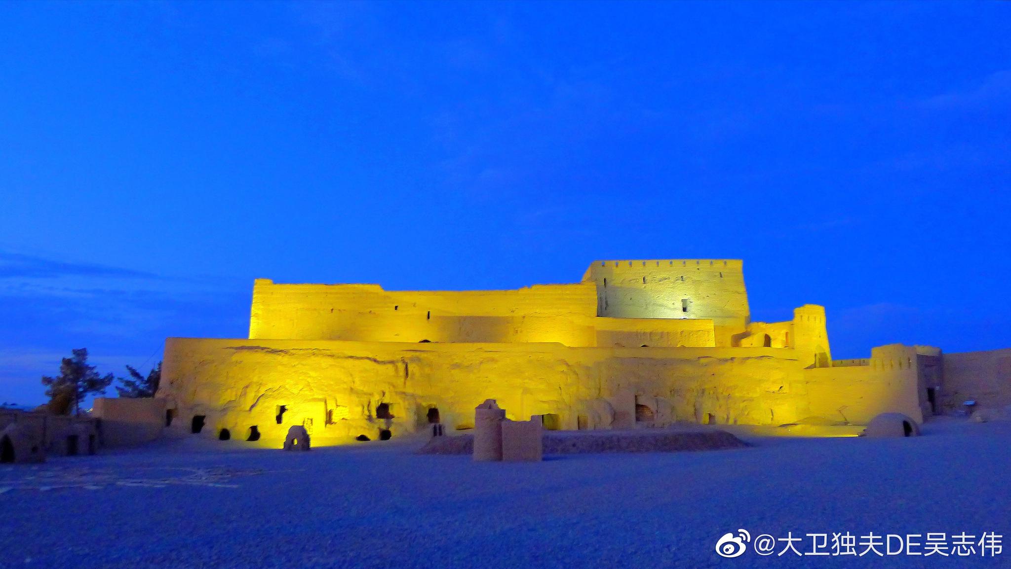 梅博德(Meybod)是亚兹德(Yazd )北边的一个沙漠古城_新浪新闻