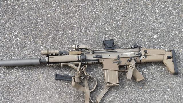 绝地求生17shou评最强步枪M4遭暗调垫底，AKM高伤害但实战难用|步枪|暗调|后坐力_新浪新闻