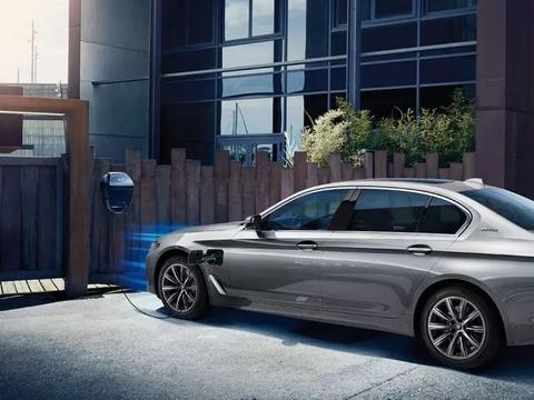 BMW 530Le何以吊打同级对手？55人深度试驾之后说出了真相-新浪汽车