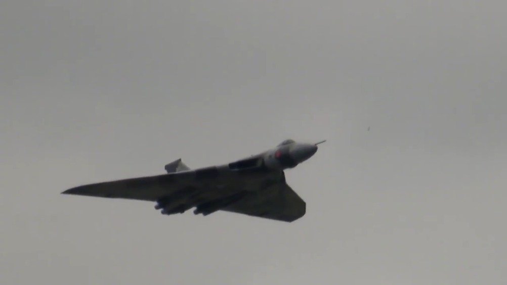 阿弗罗火神式轰炸机（Avro Vulcan，1963年7月开始使用的官方名称|火神|阿弗|轰炸机_新浪新闻