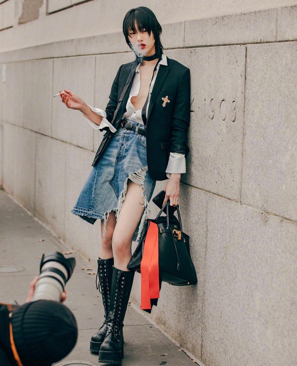 时装周街拍——韩国超模Sora Choi 崔素拉。与其他模特不同|时装周|街拍|超模_新浪新闻