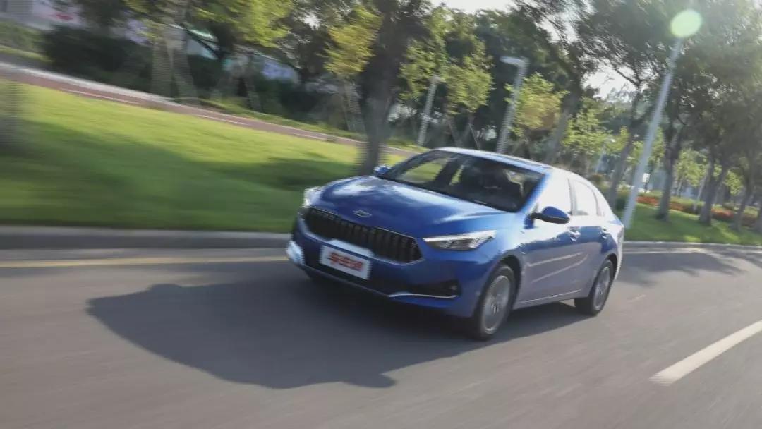 1080km超长续航里程，全新一代K3插电混动诠释低油耗新标准