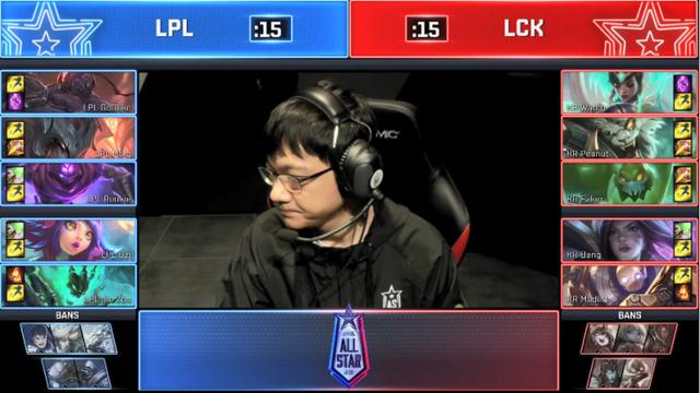 LOL中韩对抗：Faker笑容逐渐凝固，Faker和Bang最后一次并肩作战|中韩|塞恩|凝固_新浪新闻