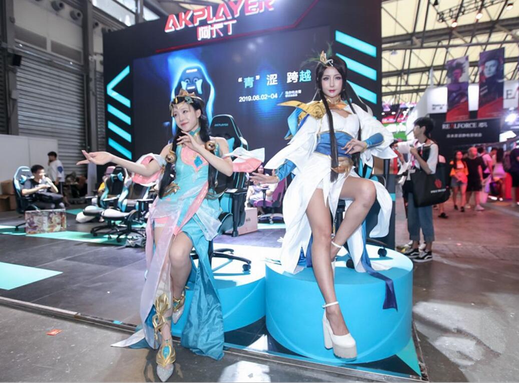 CJ最美十大COSer，满眼都是白花花大腿，能抱回家该多好啊